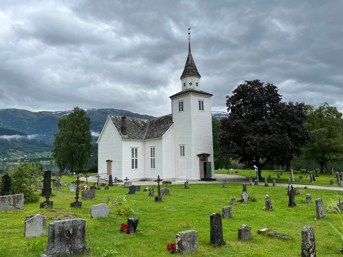 A visit to Ulvik kyrkje – Deep Roots